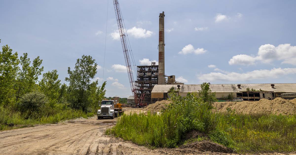 110-year-old Dixon cement plant’s demolition underway – Shaw Local