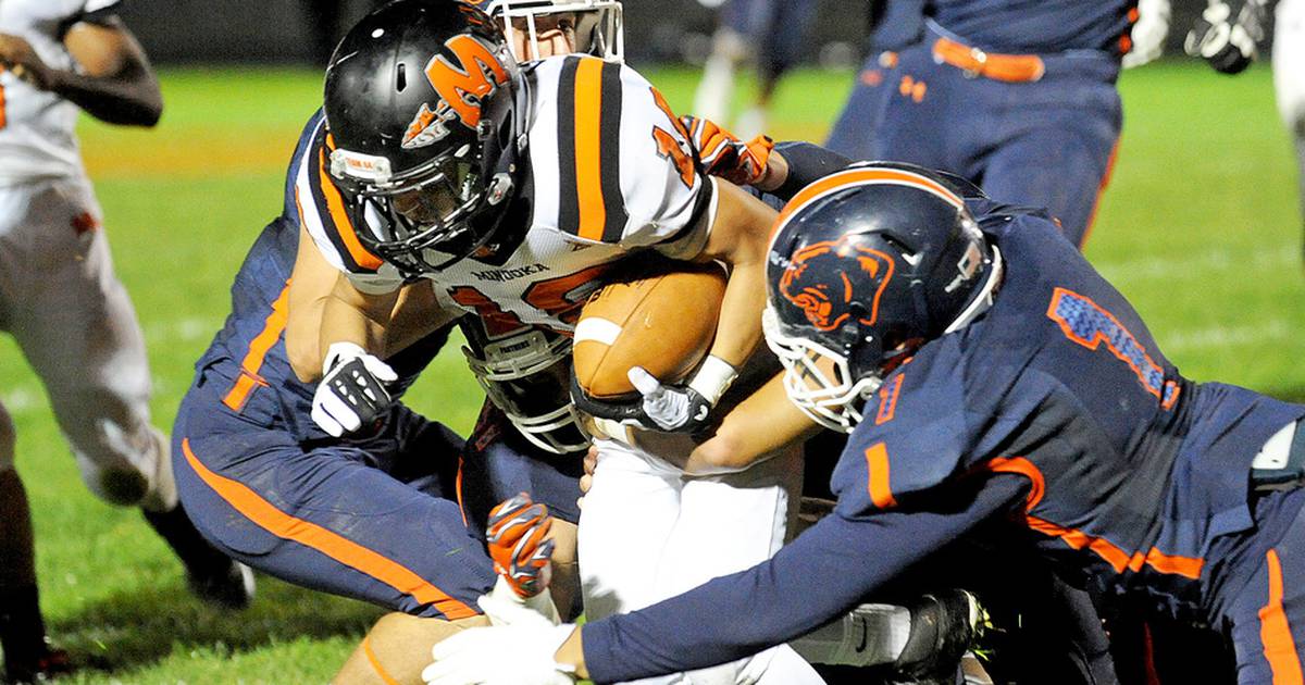 Minooka football takes one on the chin in Oswego – Shaw Local