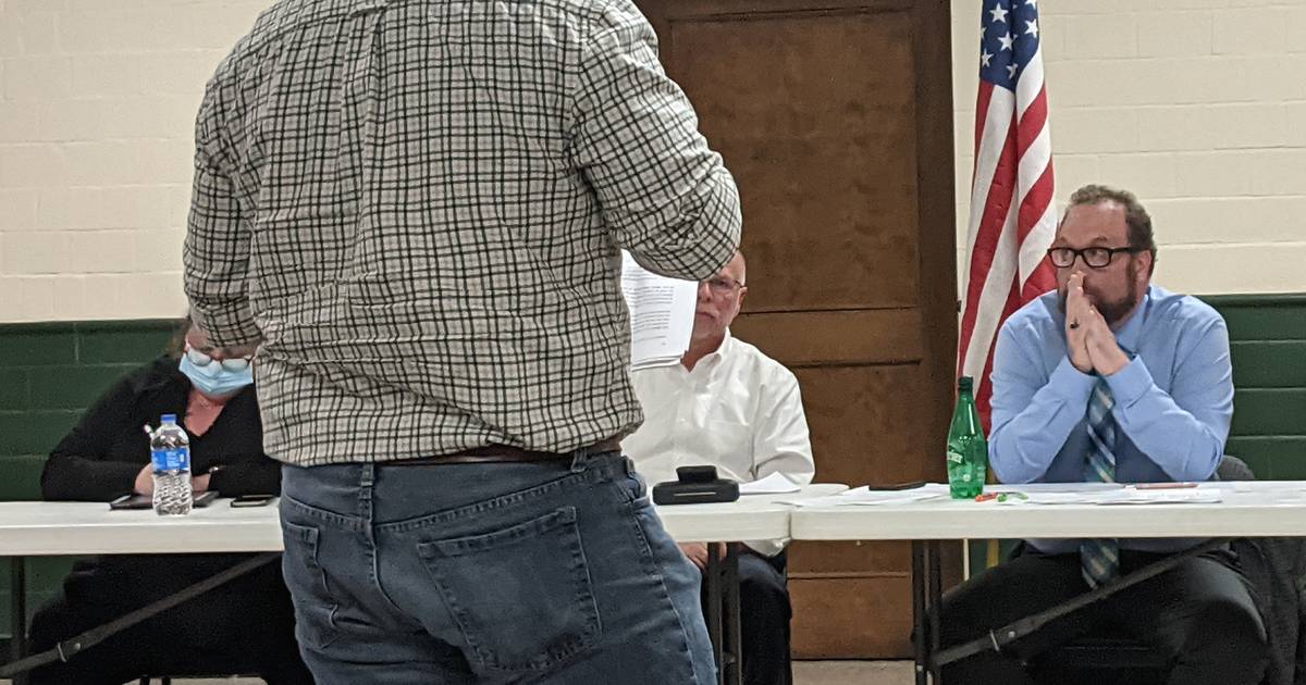 Illinois takes swipe at censorship in libraries – Shaw Local