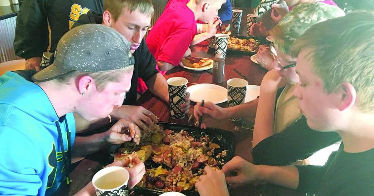 Real Urban Barbecue eating contest pits Hinsdale athletes – Shaw Local