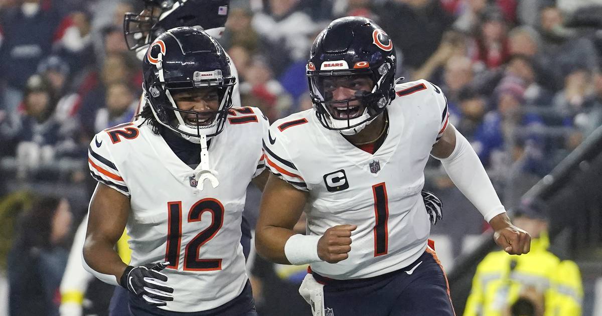 Bears QB Justin Fields could take over Bobby Douglass’ spot in record ...