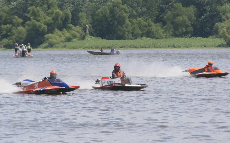 Photos: USTS National Champion Boat Races on Lake DePue – Shaw Local