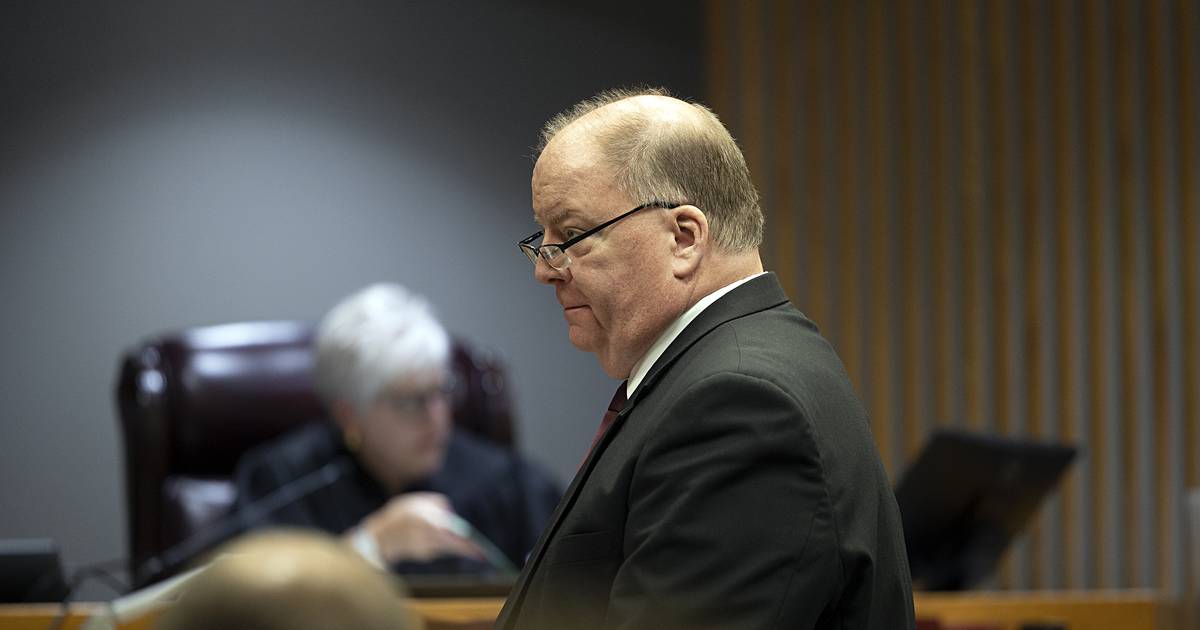 Fire investigator testifies in Sterling fatal apartment fire trial ...