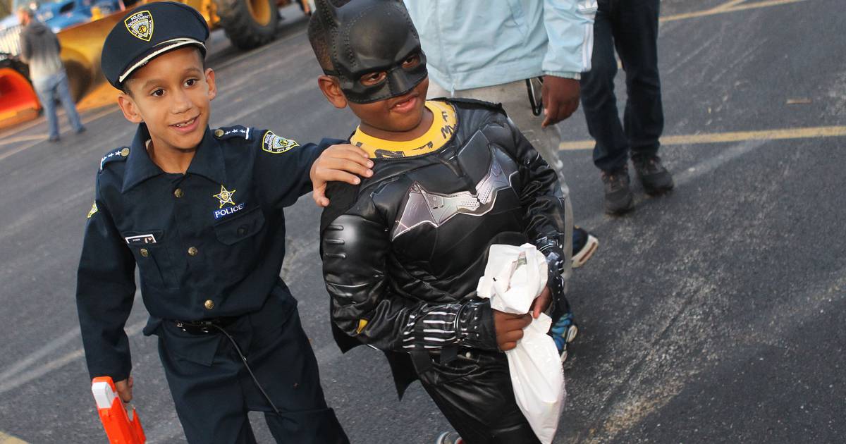 Halloween Howl provides fun for families in Fox Lake – Shaw Local