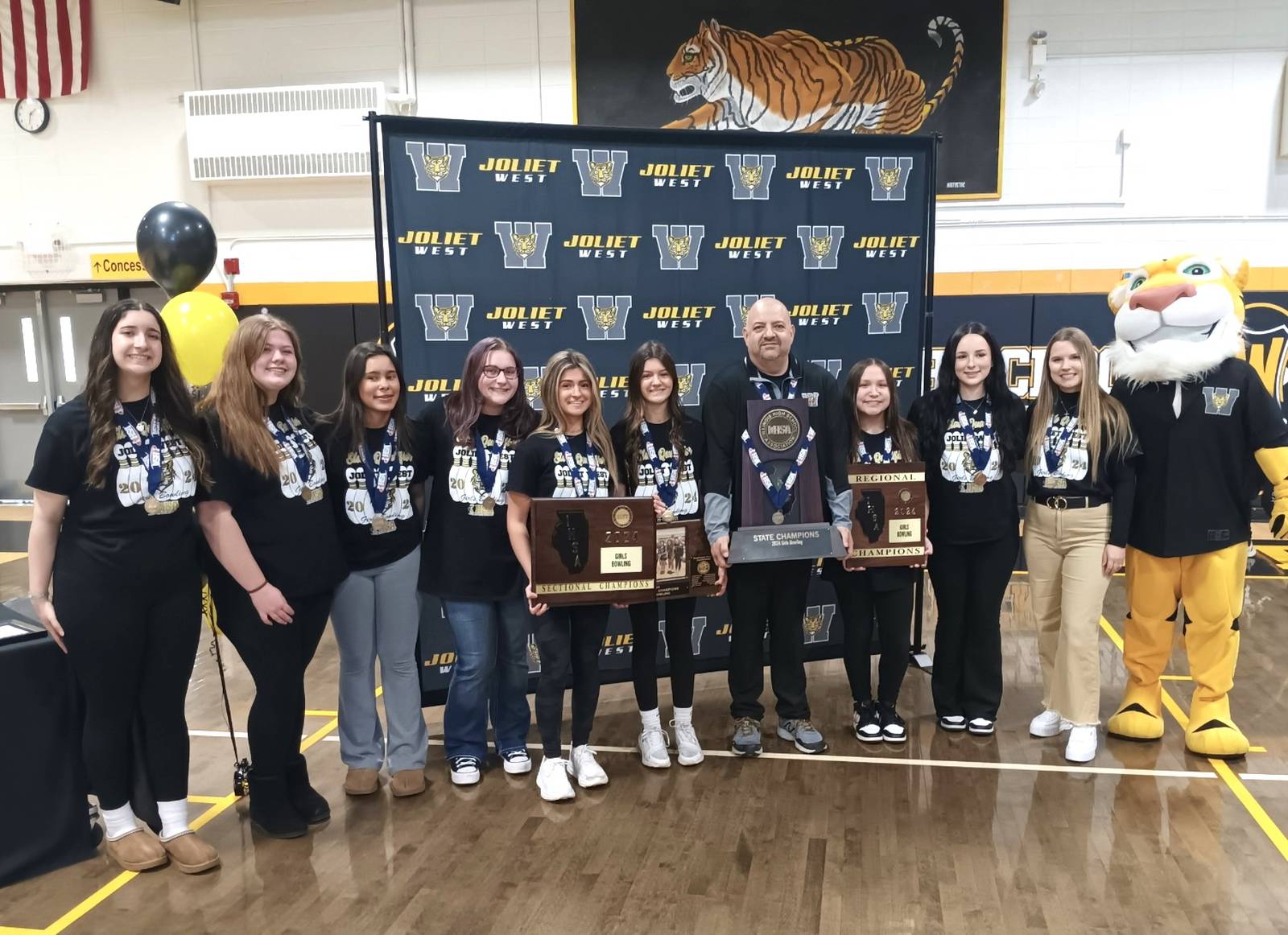 Girls bowling: Joliet West celebrates IHSA state championship – Shaw Local