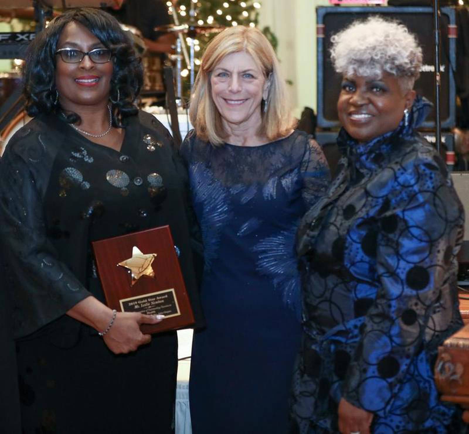 Joliet Chapter of the National Hook-Up for Black Women, Inc. awards ...
