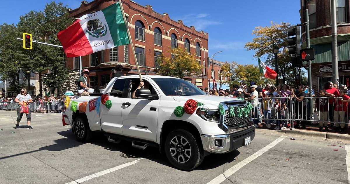 Photos: 60th Annual Mexican Independence Day Parade – Shaw Local