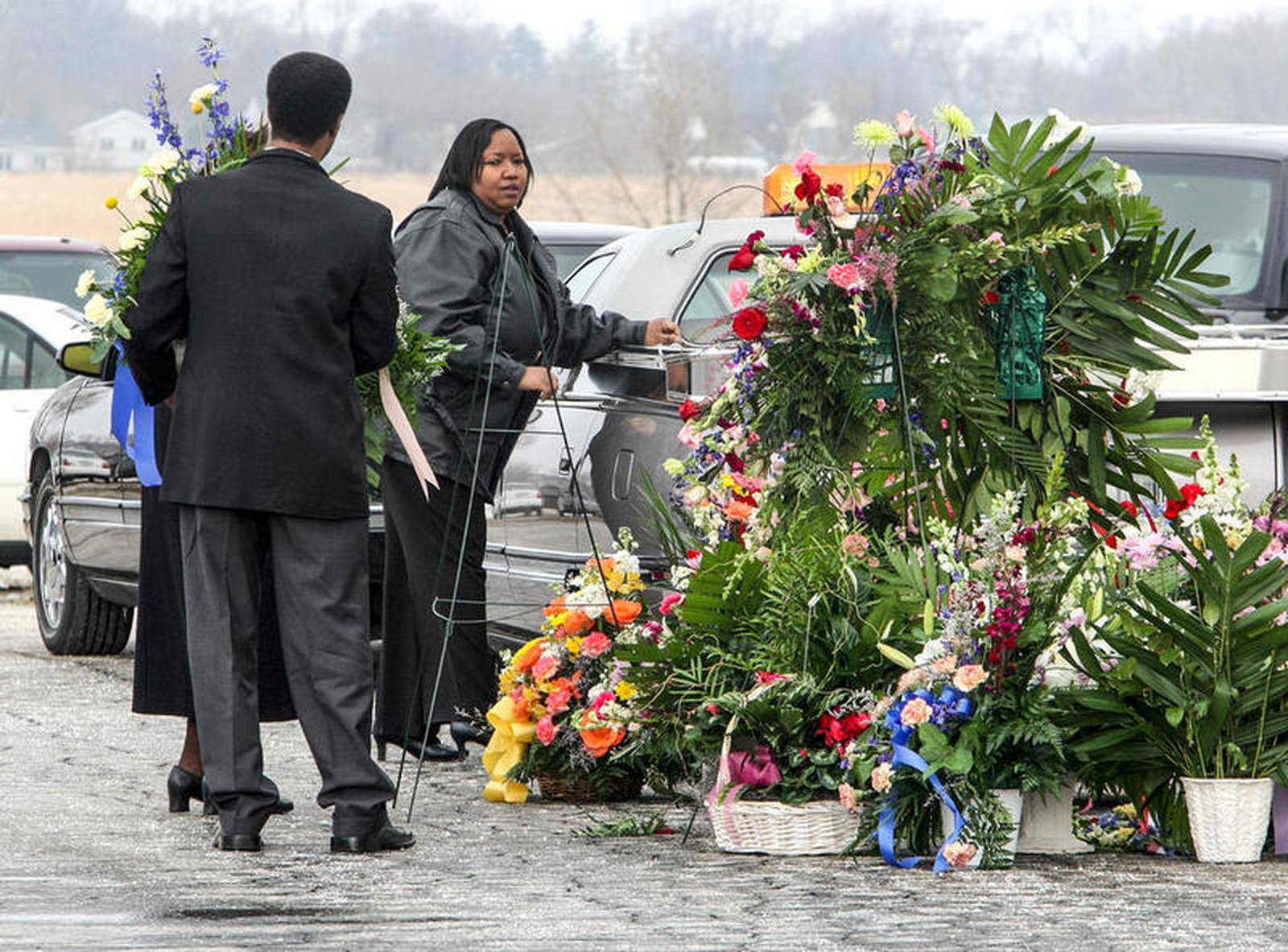 Police still pursuing gunman in Lane Bryant store massacre 10 years ...