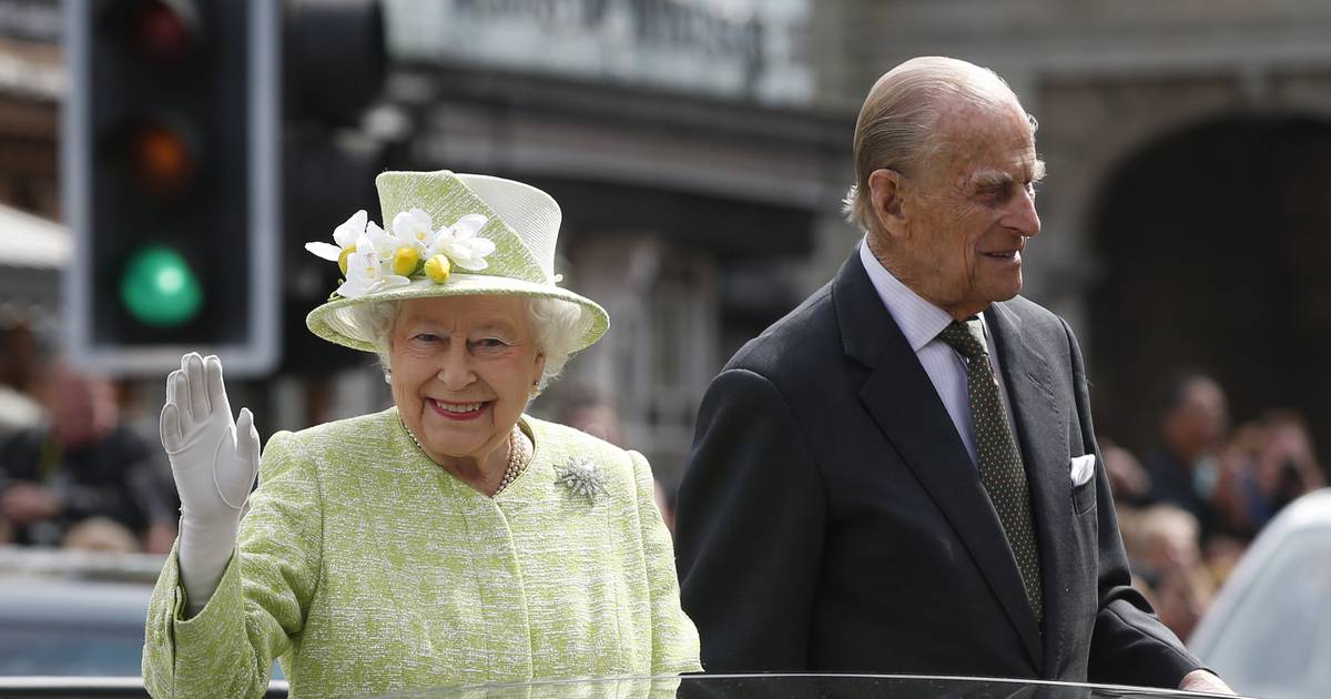 McHenry County residents mark Queen Elizabeth II’s death: ‘It’s a huge ...