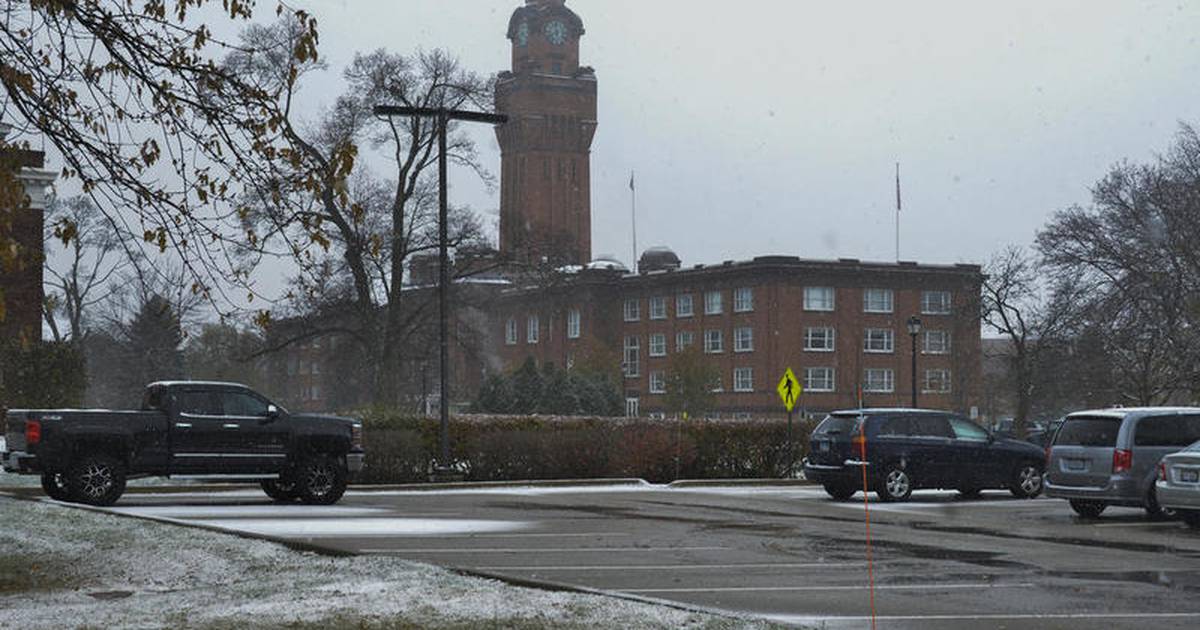 Official: Naval base 'gate runner' was only a base worker – Shaw Local