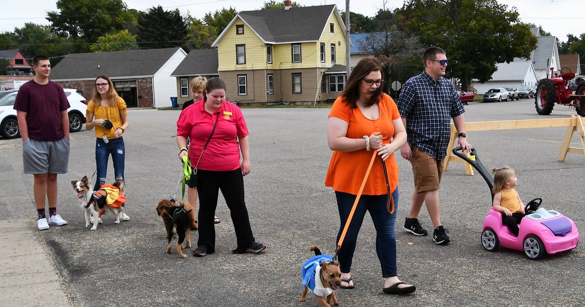 Photos: Walnut hosts Fall Fest on Main – Shaw Local