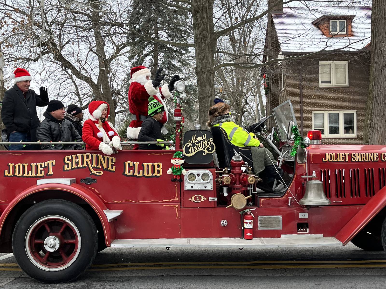 Joliet residents can give Santa a send-off at annual citywide motorcade ...