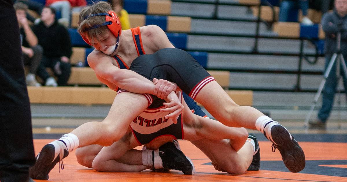 Photos: Oswego vs. Yorkville wrestling – Shaw Local