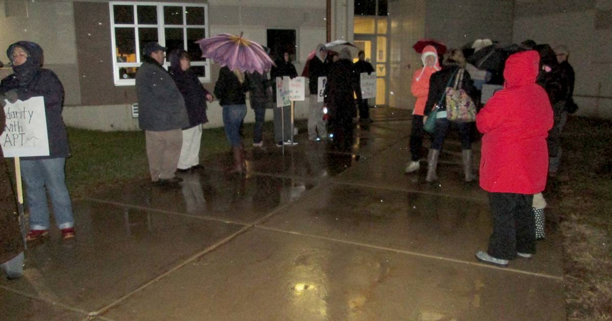 Protests continue by teachers in Plainfield District 202 – Shaw Local