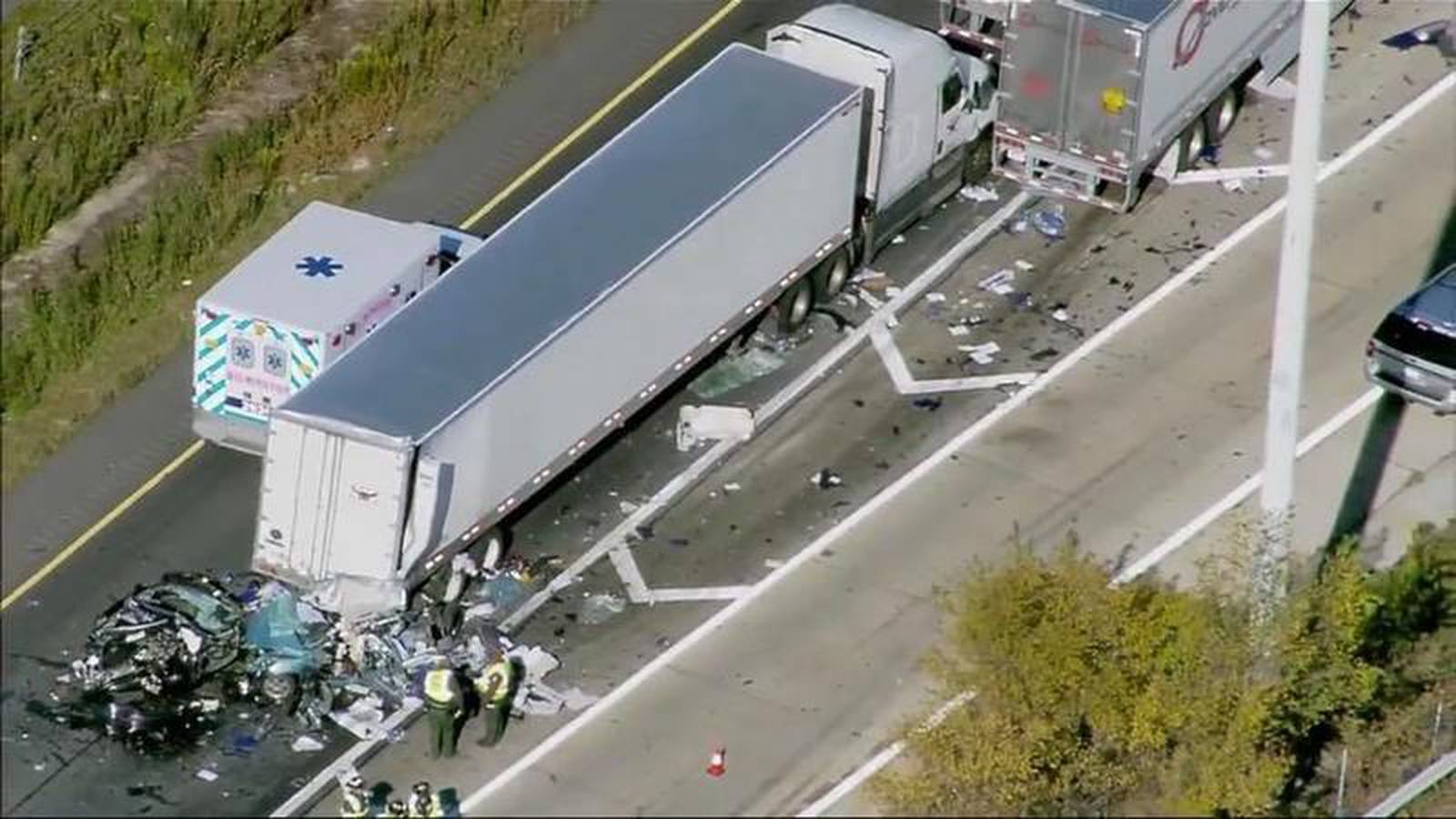 Missouri man dies in I-55 crash involving 3 semis, 2 cars – Shaw Local