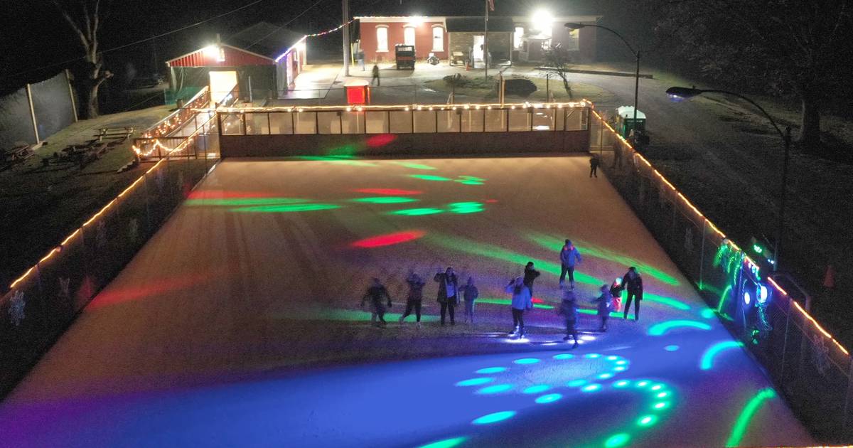 Photos: Nighttime ice skating at Echo Bluff Park in Spring Valley ...