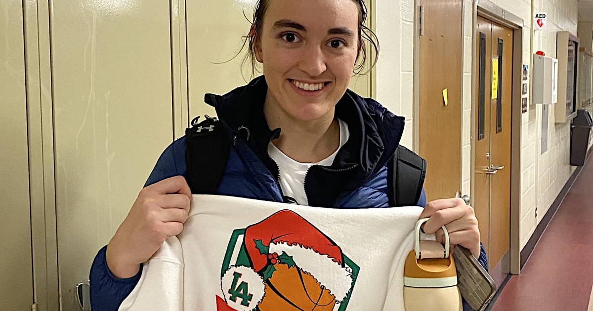 Alaina Peetz helps lead Lockport past Conant in Loyola Tourney – Shaw Local