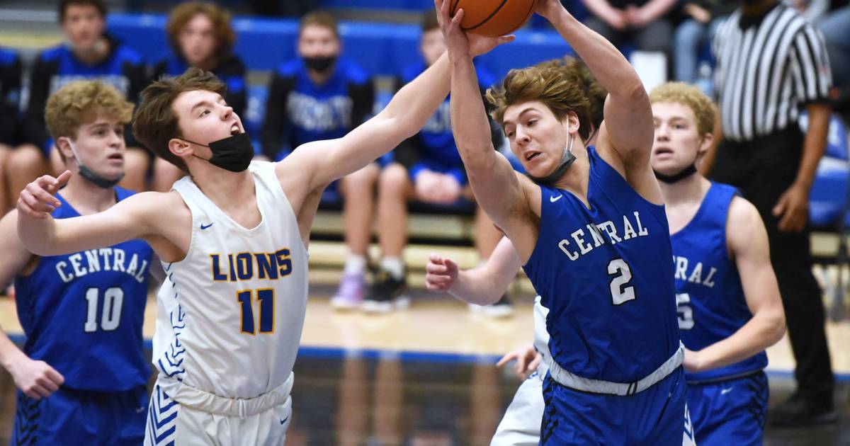 Boys Basketball: Lyons holds on to win Burlington Central tournament ...