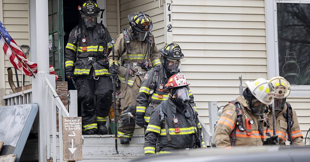 Photos: Pigpen catches fire in Dixon – Shaw Local