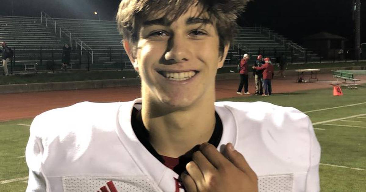 Michael Brescia throws four more touchdowns, Hinsdale Central edges ...