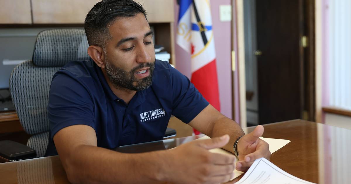 Joliet Township supervisor defends grant for asylum seekers, migrants ...
