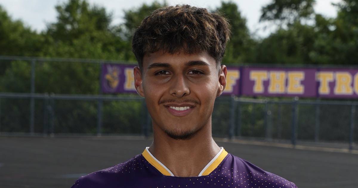 Sebastian Carlos breaks Mendota’s 400 record: Thursday’s NewsTribune ...