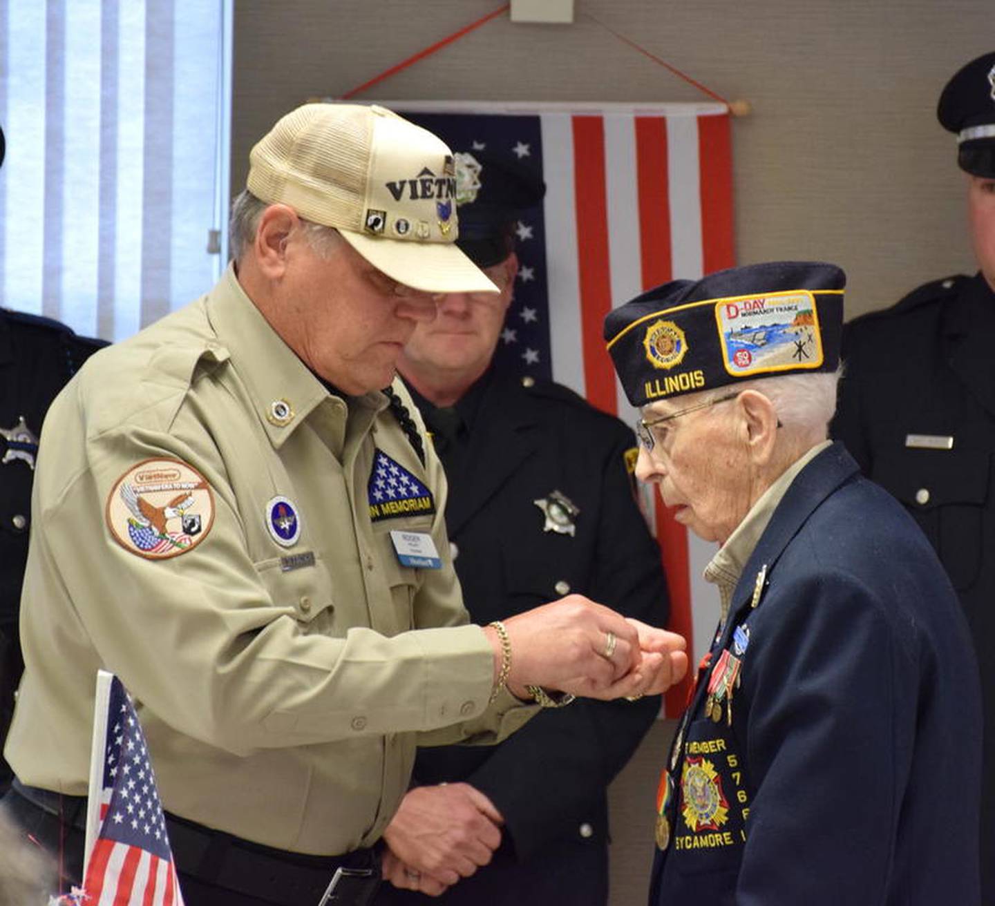 Veterans honored at pinning ceremony – Shaw Local
