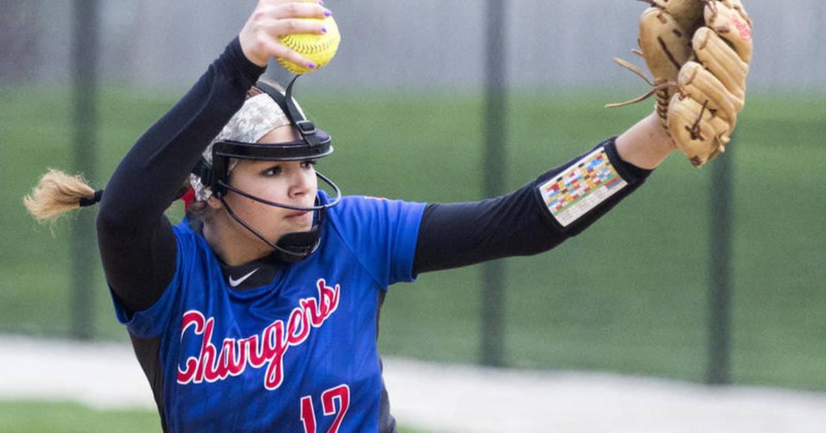 High school softball: Dundee-Crown's Sydney Ruggles commits to Loyola ...