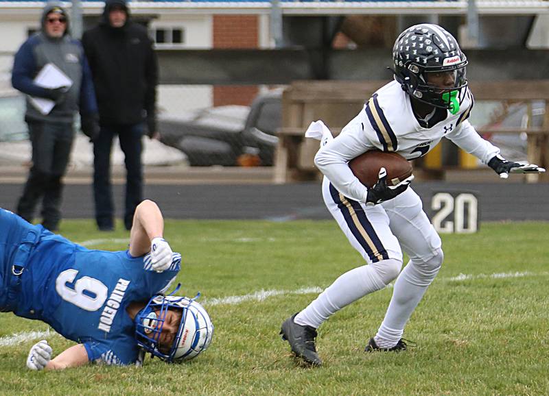 Photos: IC Catholic vs Princeton in 3A football quarterfinals – Shaw Local
