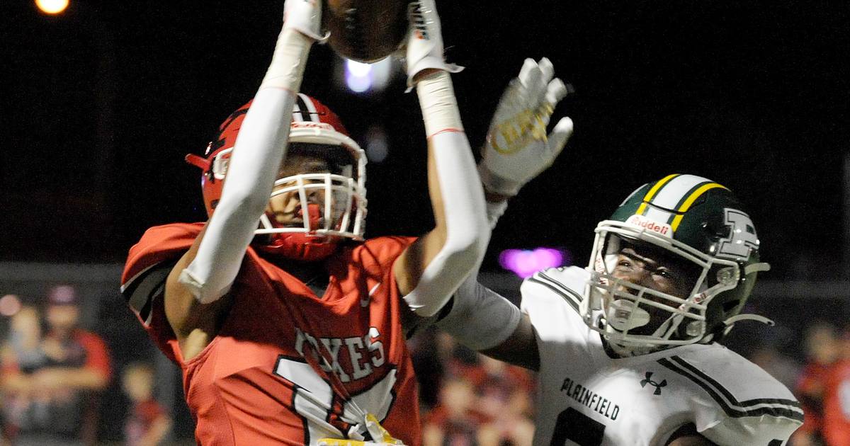 Record Newspapers football notes: ‘Fearless’ Yorkville sophomore Isaiah ...