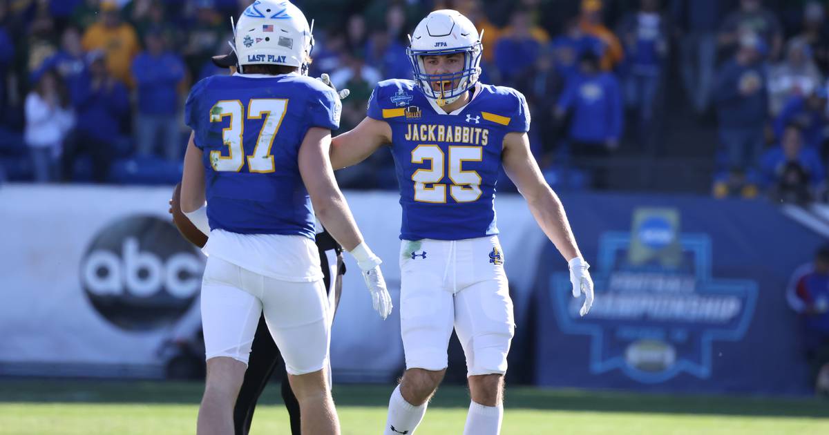 Ex-Yorkville star Cale Reeder wins national title with South Dakota ...