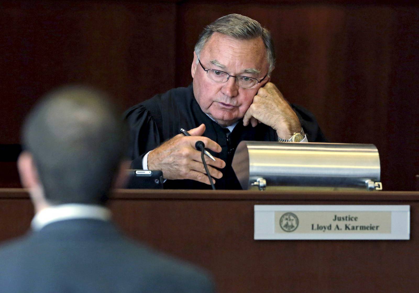 Judge Karmeier keeps Illinois Supreme Court seat – Shaw Local