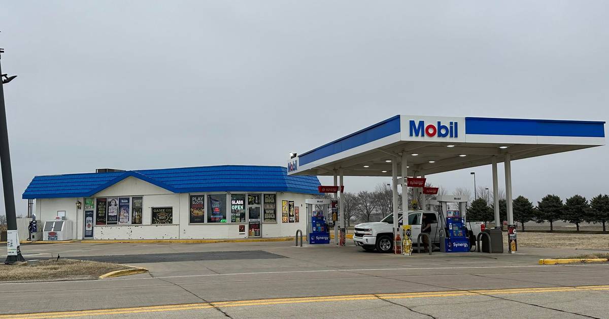 Victim robbed at gunpoint at Peru gas station – Shaw Local