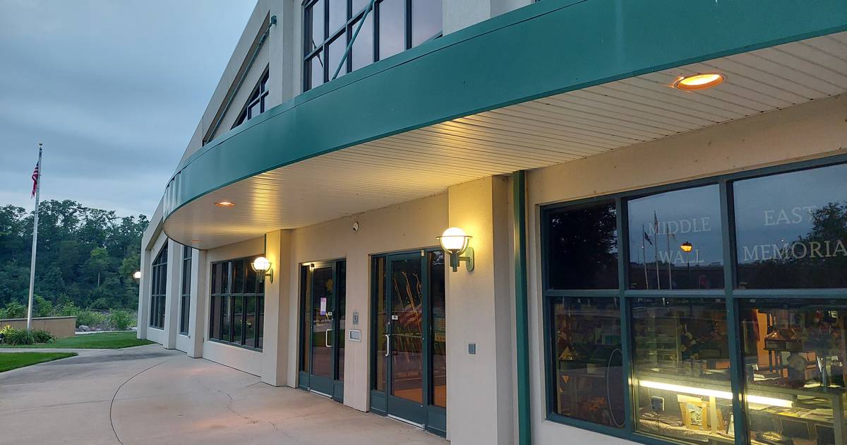 Marseilles takes no action, has no new talks on City Hall building ...