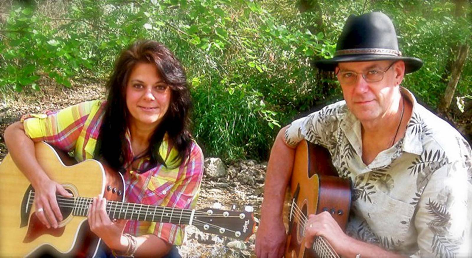 Band spotlight: The Vaguely Familiar Acoustic Guitar Duo – Shaw Local