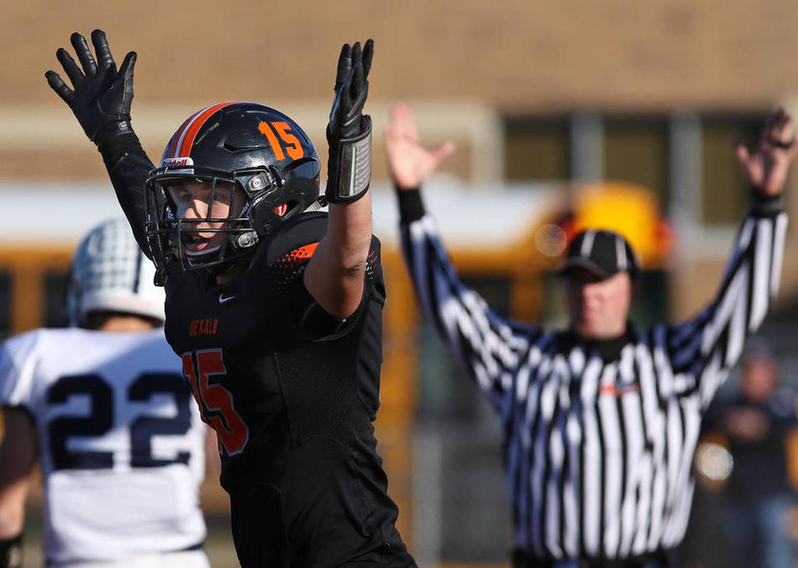 Class 6A semifinal: No. 7 DeKalb Barbs at No. 1 Prairie Ridge Wolves ...