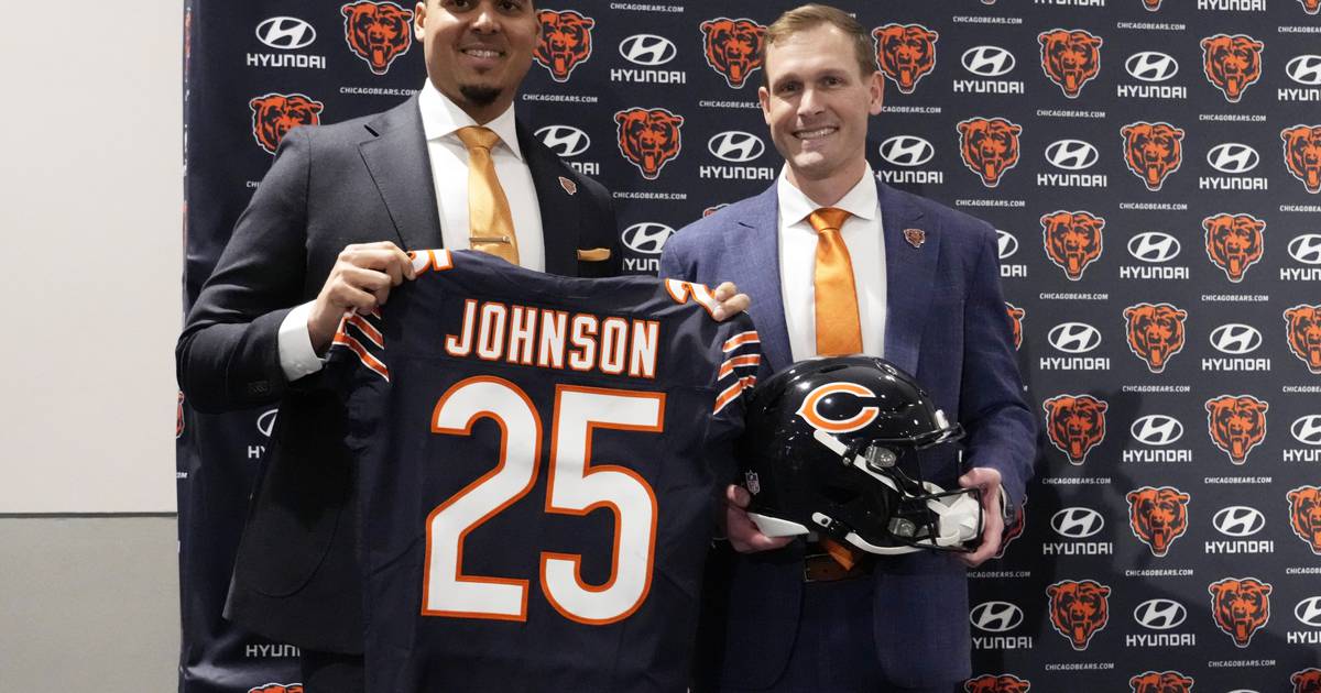 2025 Chicago Bears roster breakdown: Who’s under contract and who’s a ...
