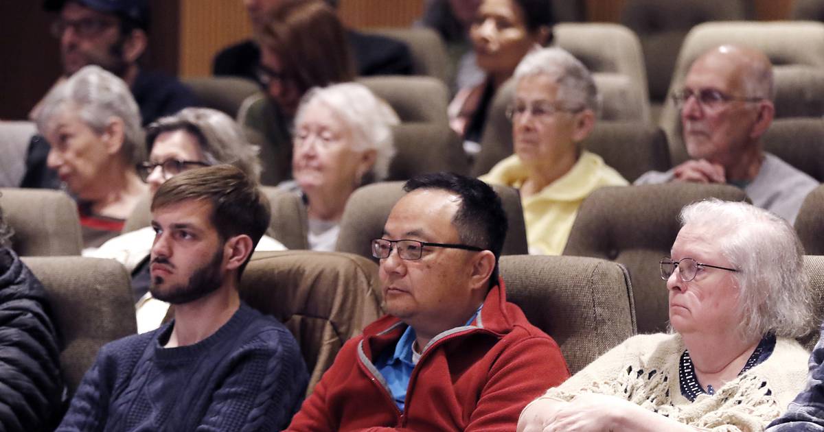 Photos: Town hall meeting with U.S. Rep. Bill Foster in Crystal Lake ...