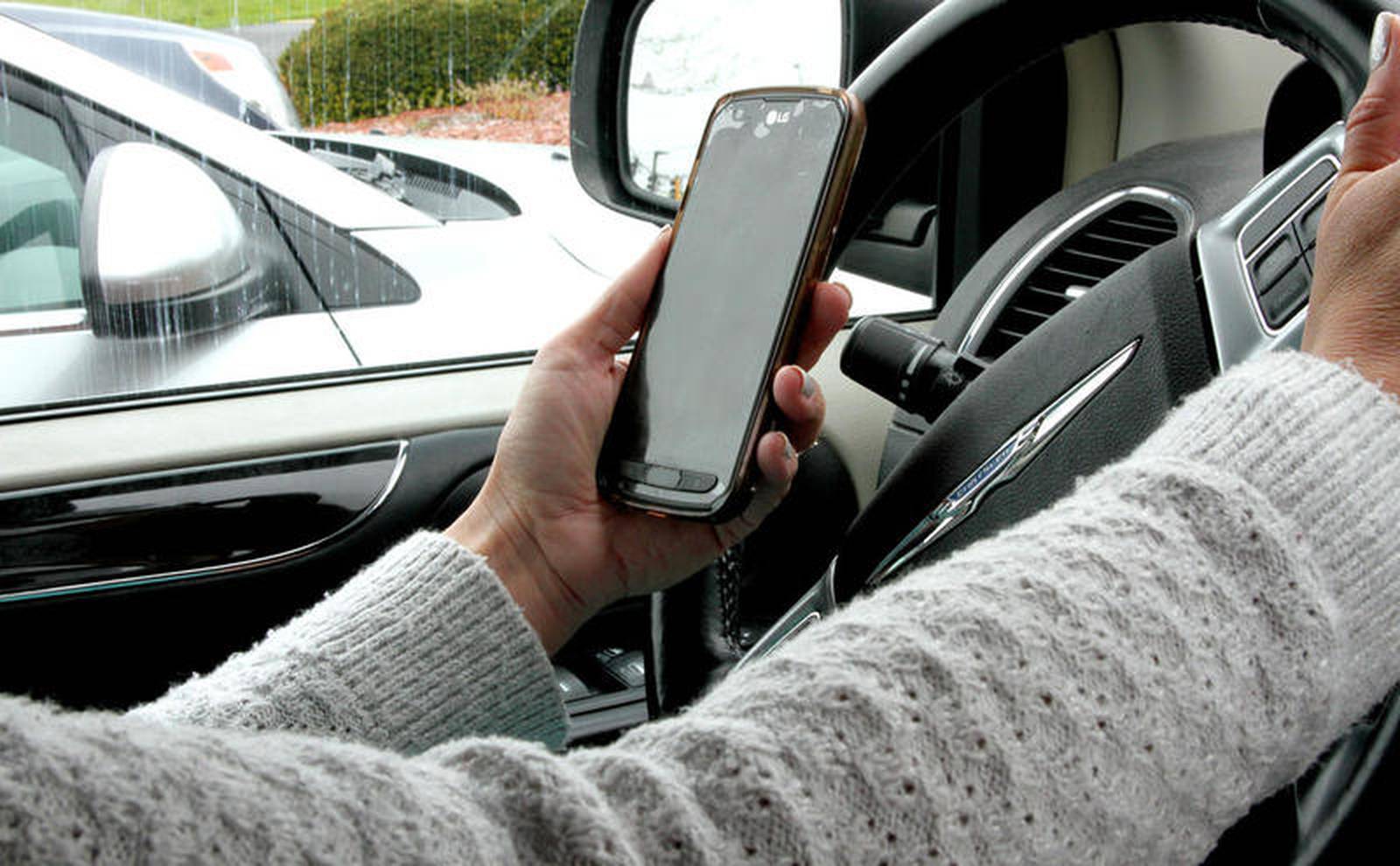 Oswego police cite 97 motorists for using cell phones during Distracted ...