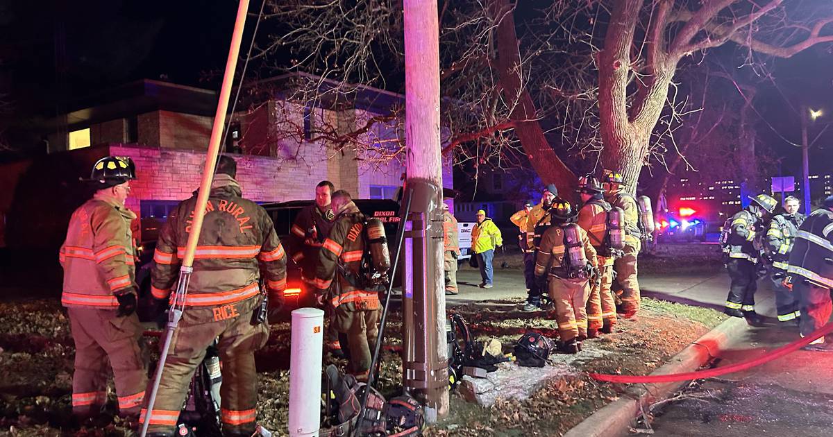 Photos: Fire reported at Dixon home – Shaw Local
