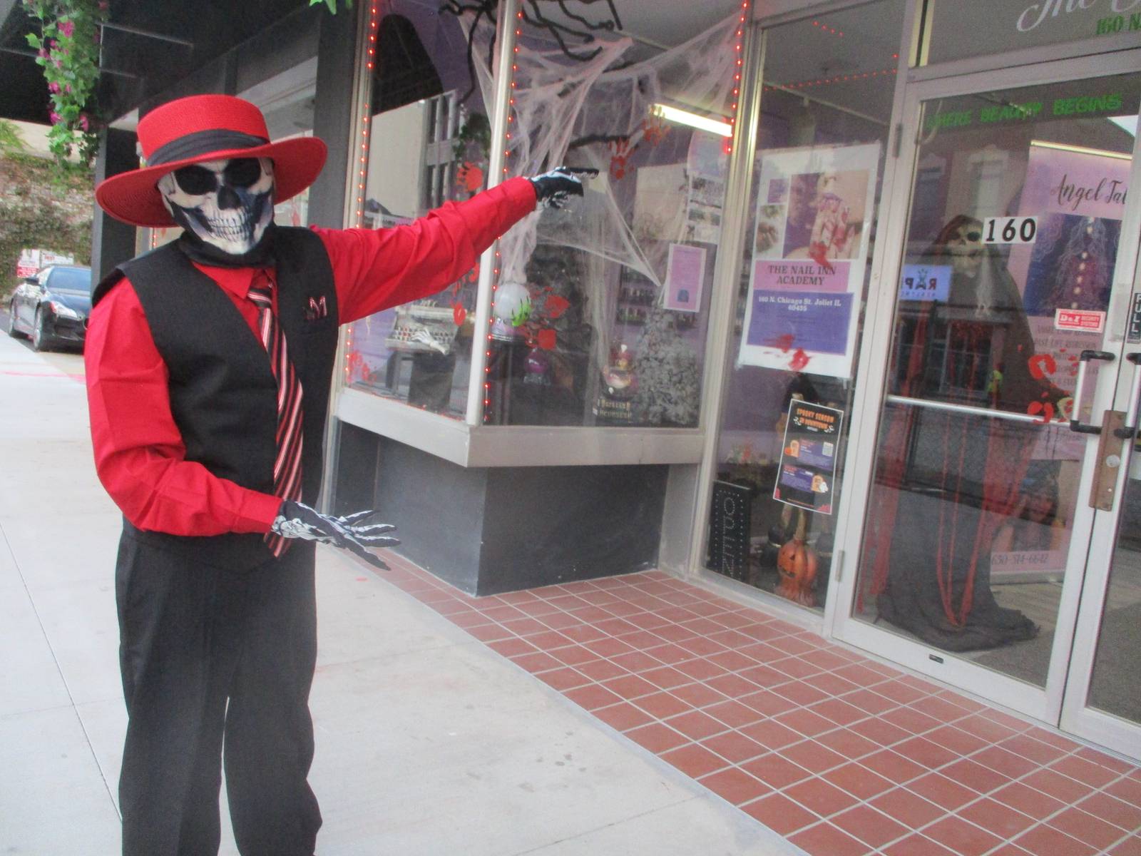 Downtown Joliet gets into the Halloween spirit – Shaw Local