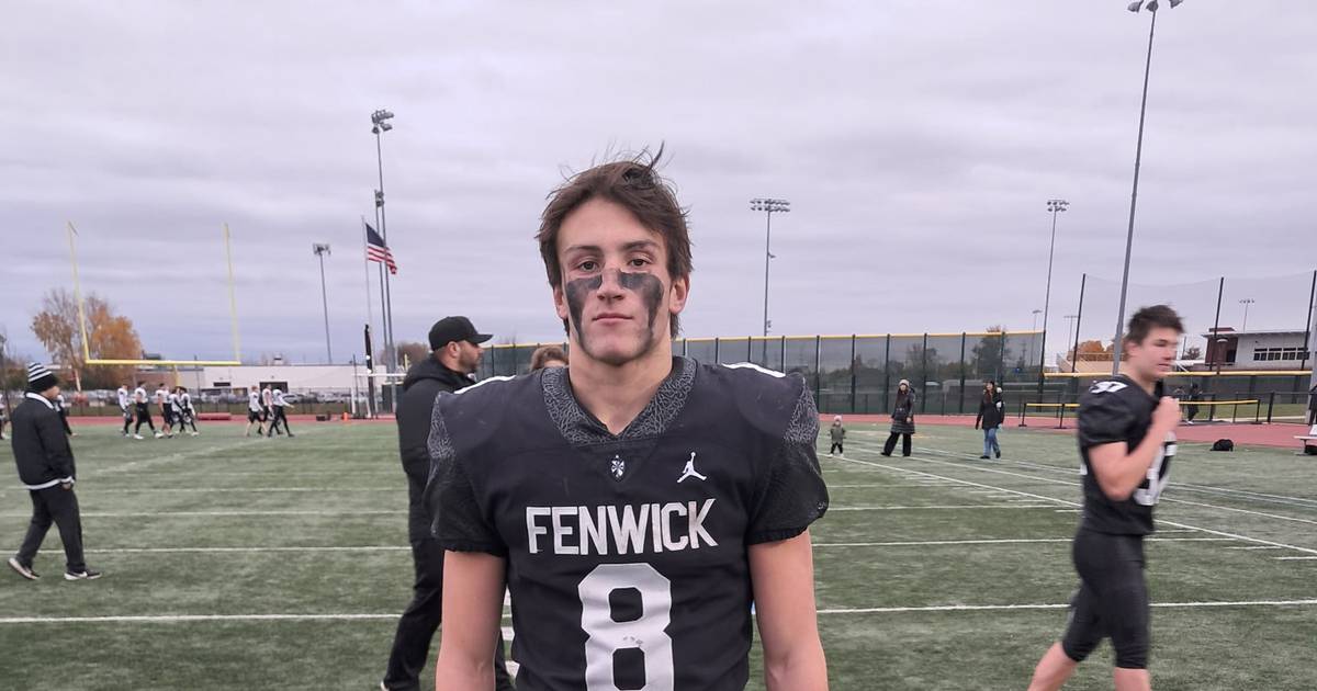 Jake Thies scores 4 TDs, Fenwick rolls past Rolling Meadows into Class 6A quarterfinals – Shaw Local