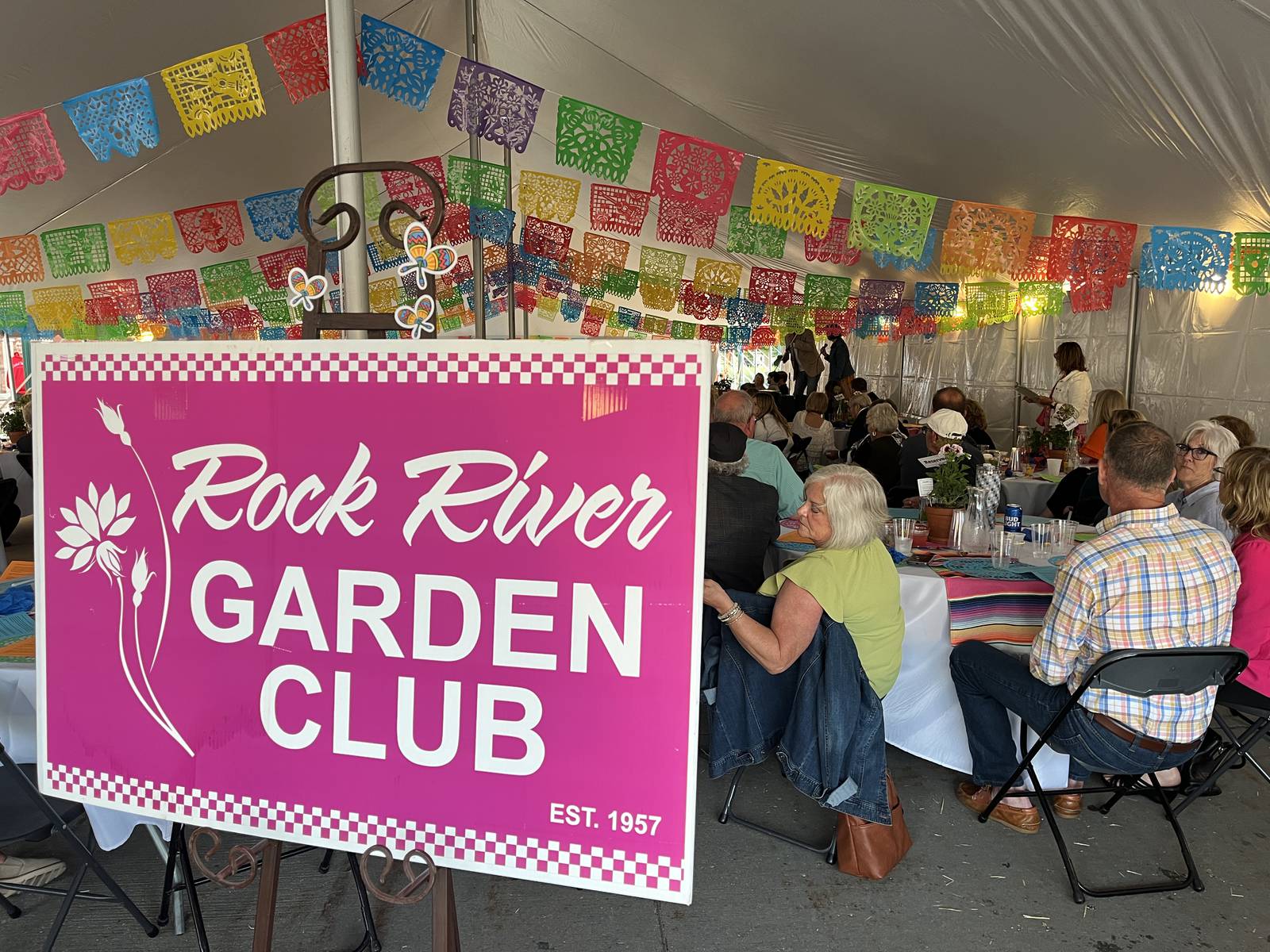 Rock River Garden Club raises $15K for Dixon beautification projects ...