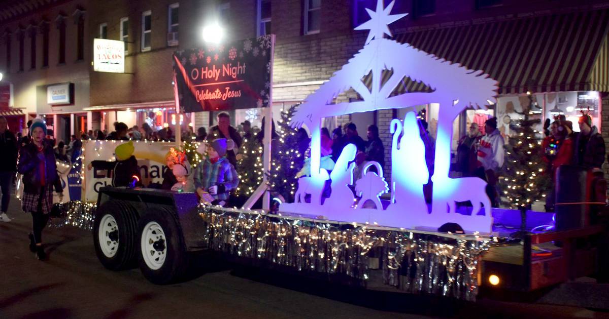 Morrison walk captures ‘A Storybook Christmas’ – Shaw Local