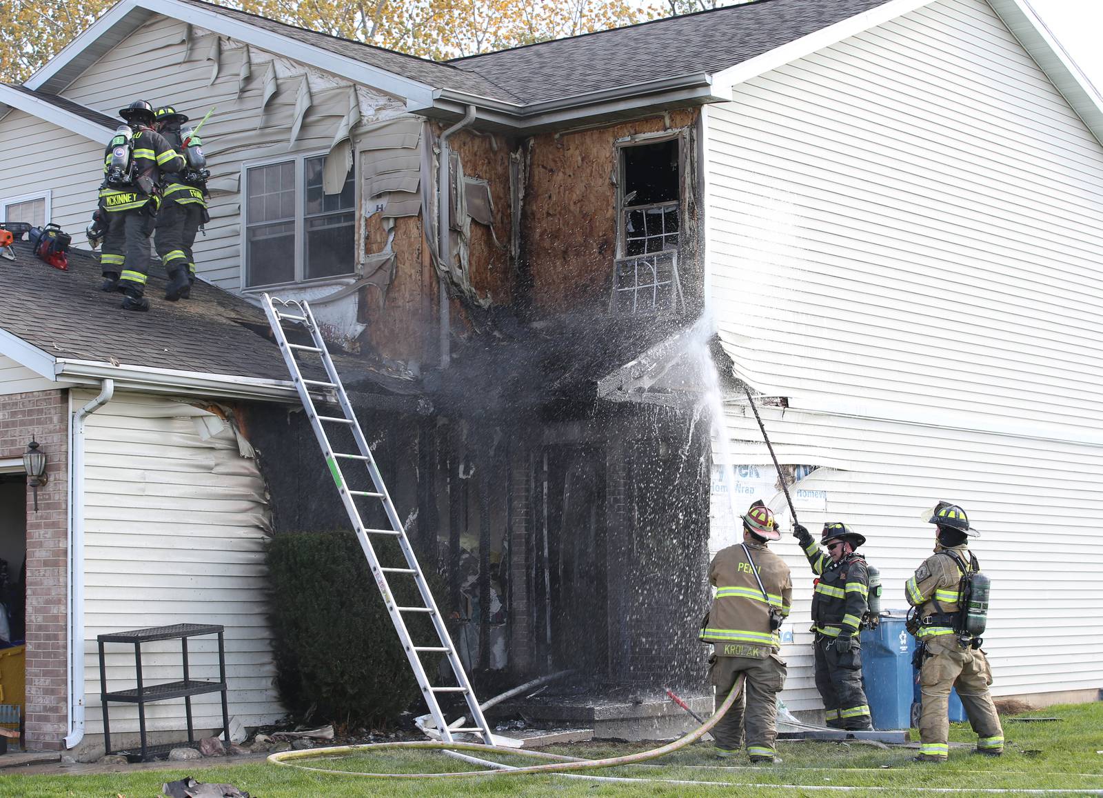 Photos: Firefighters extinguish Oglesby duplex house fire – Shaw Local