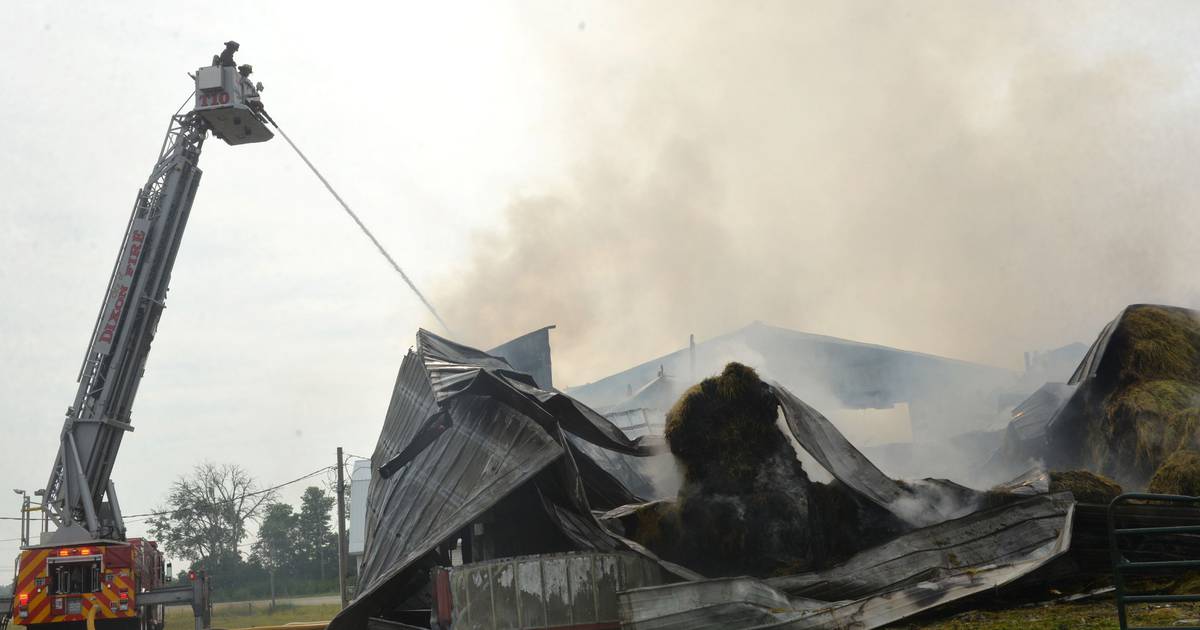 VIDEO: Firefighters battle farm storage shed fire – Shaw Local