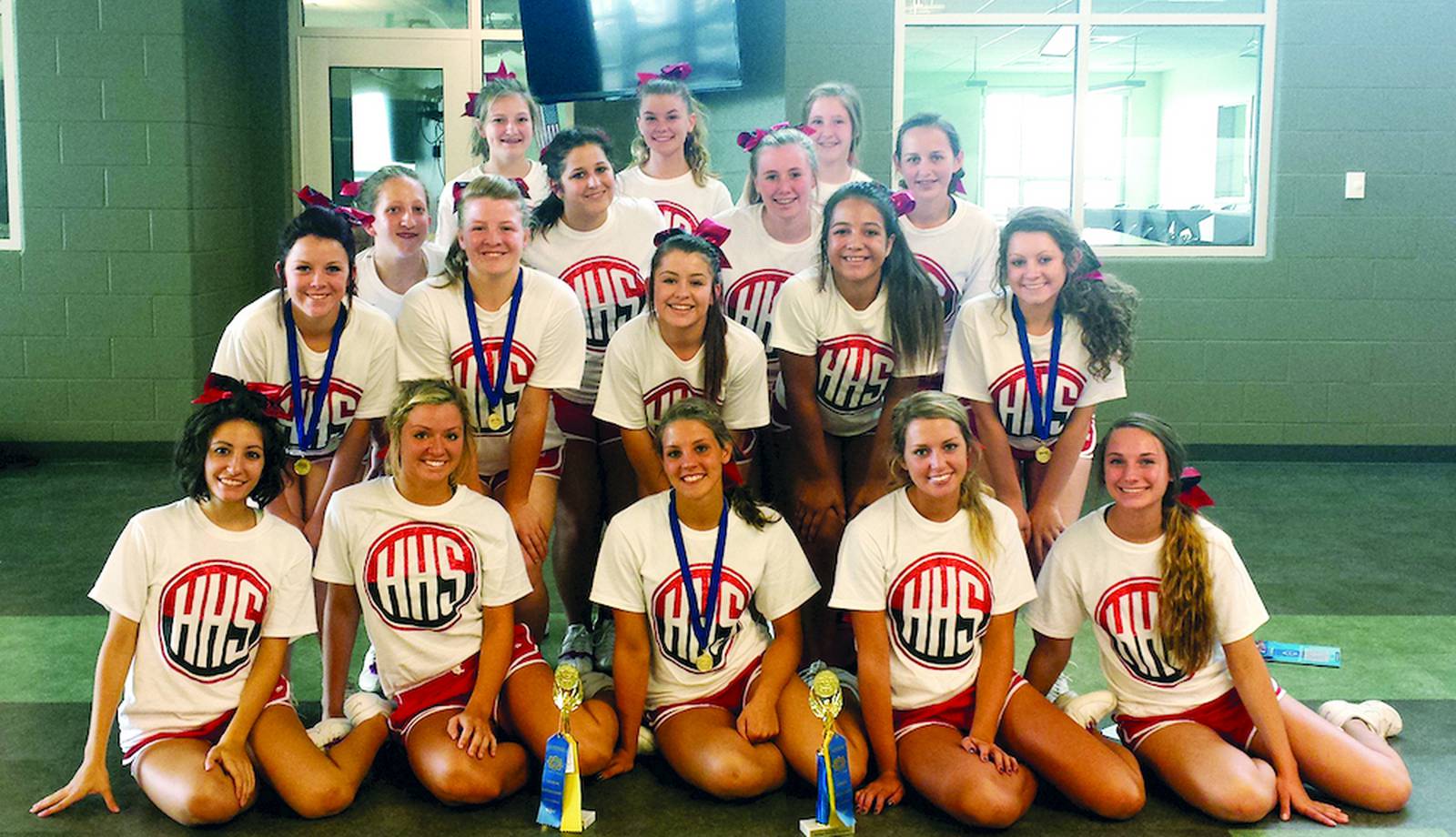 Hall High School cheerleaders attend camp – Shaw Local