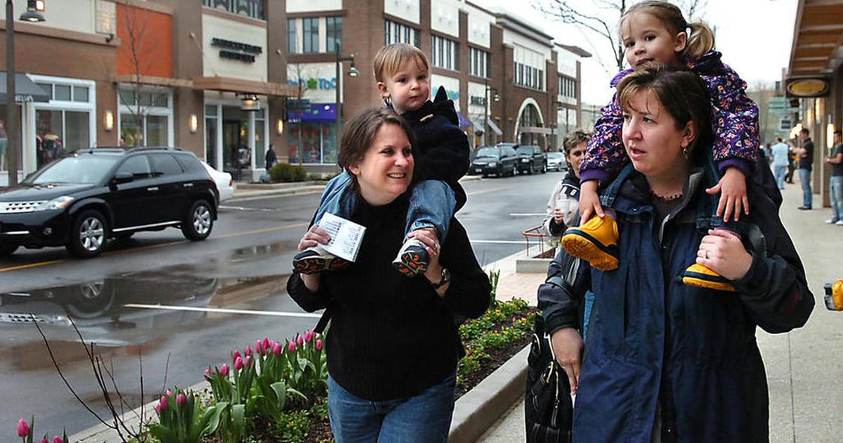 Promenade mall in Bolingbrook turns 10 years old – Shaw Local