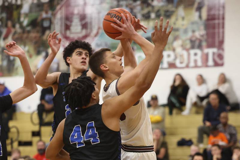 Photos: Lincoln-Way East vs. Lockport Boys Basketball – Shaw Local