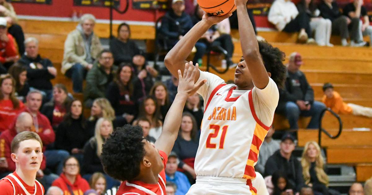 Photos: Batavia vs. Hinsdale Central boys basketball at Batavia Night ...